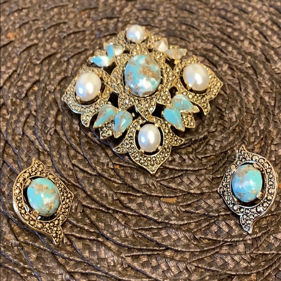 Sarah Coventry | Jewelry | Sarah Coventry Set Brooch And Earrings ...